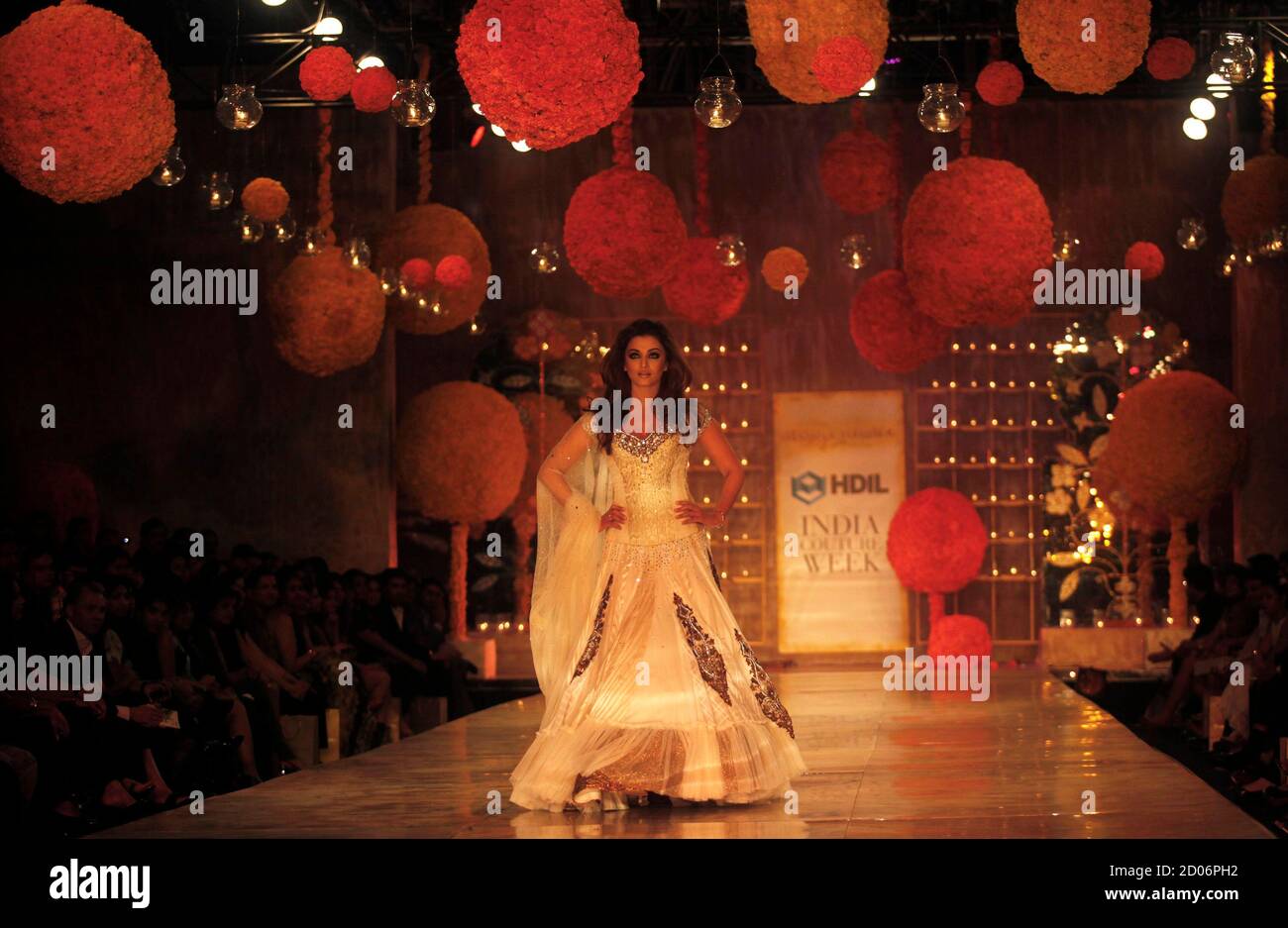 Actress aishwarya rai bachchan hi-res stock photography and images - Alamy