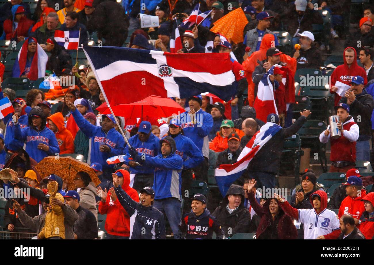 Dominican republic puerto rico flag hi-res stock photography and images ...