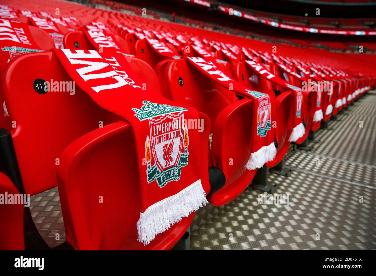 Arsenal stadium chair seats hi-res stock photography and images - Alamy