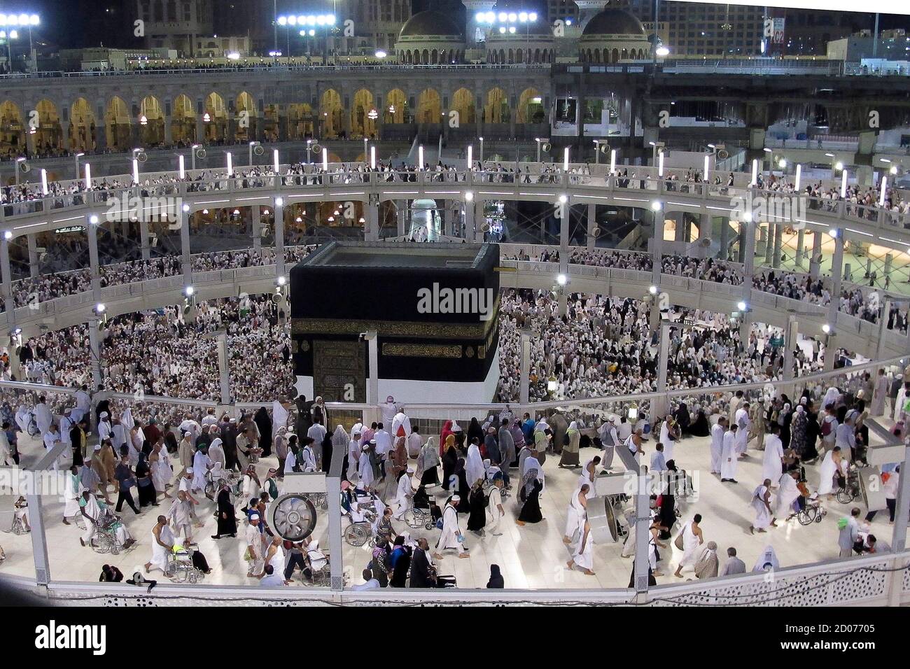 Umrah pilgrimage hi-res stock photography and images - Alamy