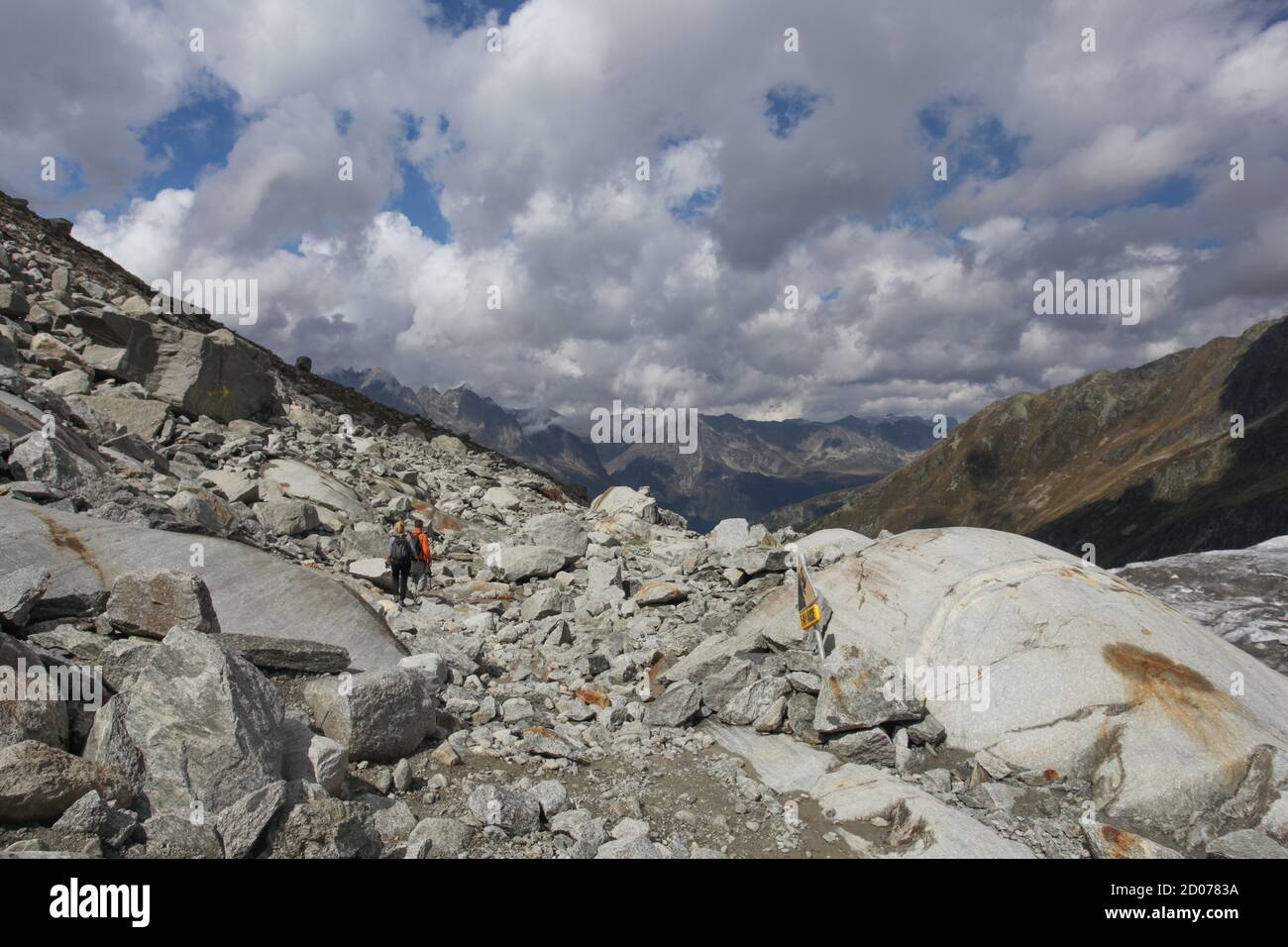 Glaciated hanging valley hi-res stock photography and images - Alamy