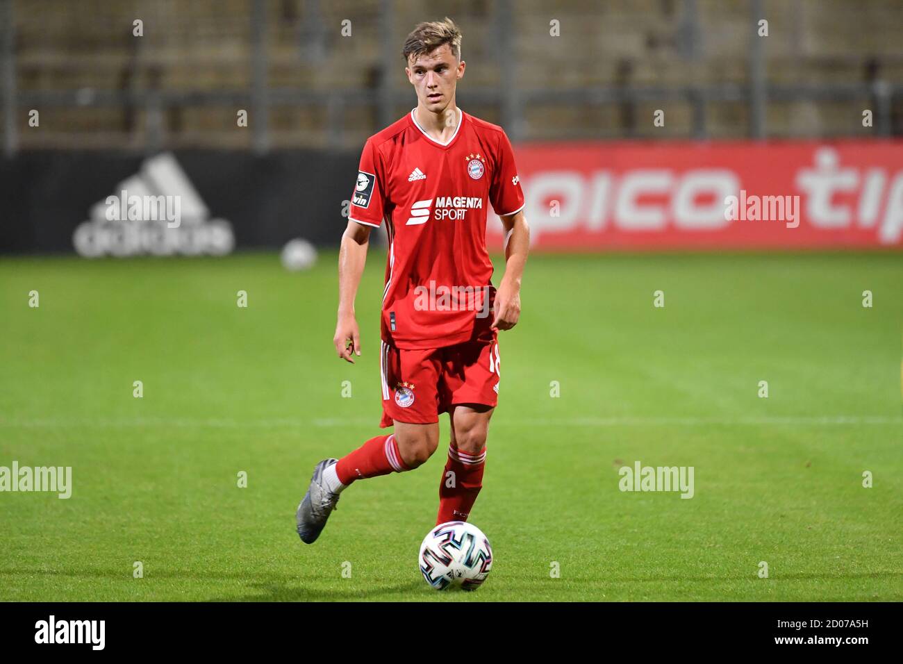 Munich, Deutschland. 02nd Oct, 2020. Maximilian ZAISER (FCB), action ...