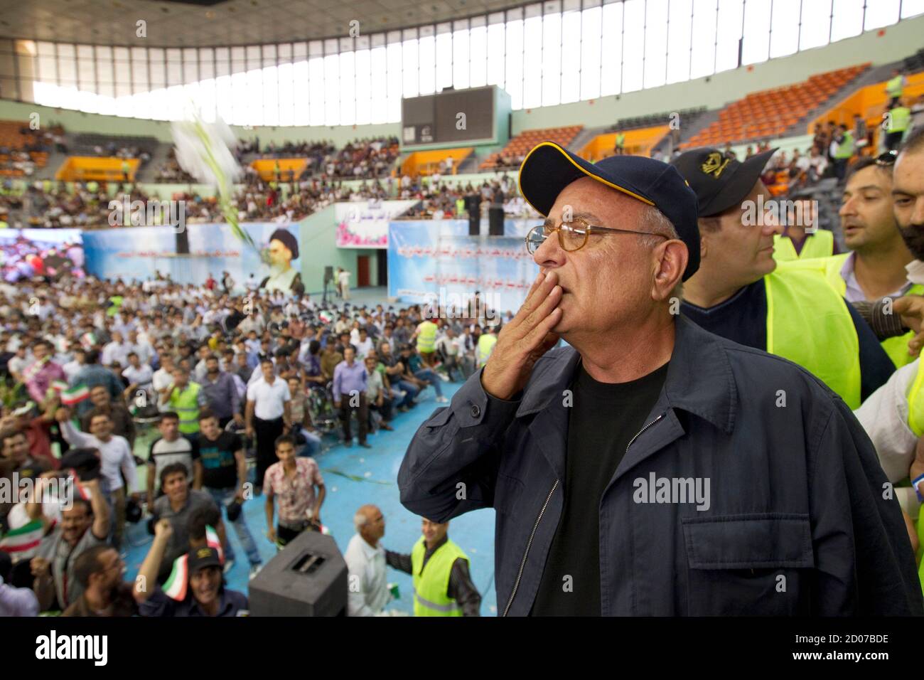 Anonymous Note High Resolution Stock Photography and Images - Alamy