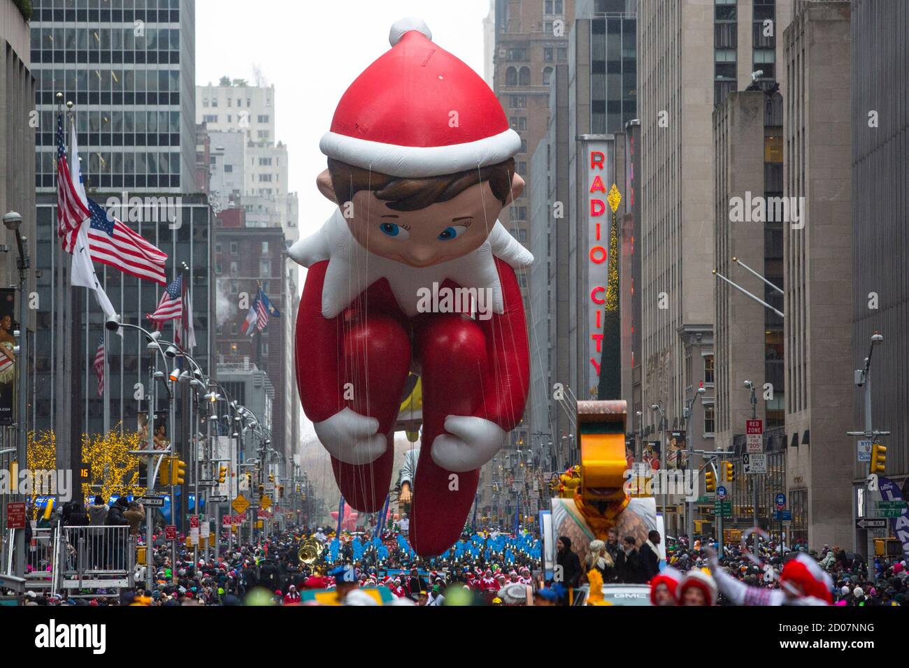 Elf shelf balloon hi-res stock photography and images - Alamy