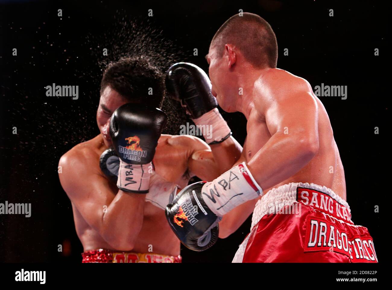 Asia super featherweight hi-res stock photography and images - Alamy