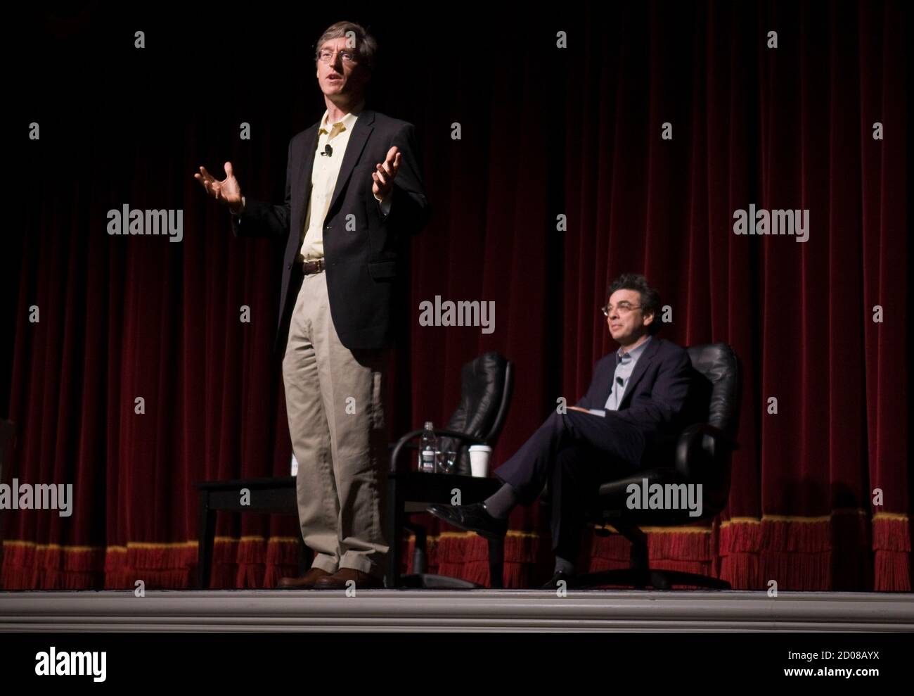 Stephen dubner and steven levitt hi-res stock photography and images ...