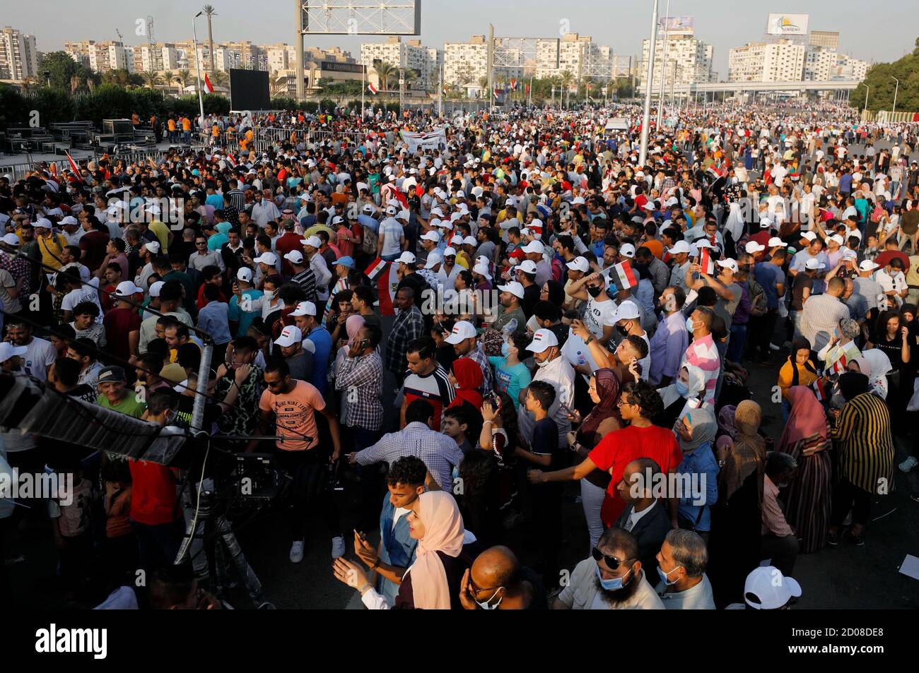 Cairo, Egypt. 2nd Oct, 2020. People attend a rally to commemorate the ...