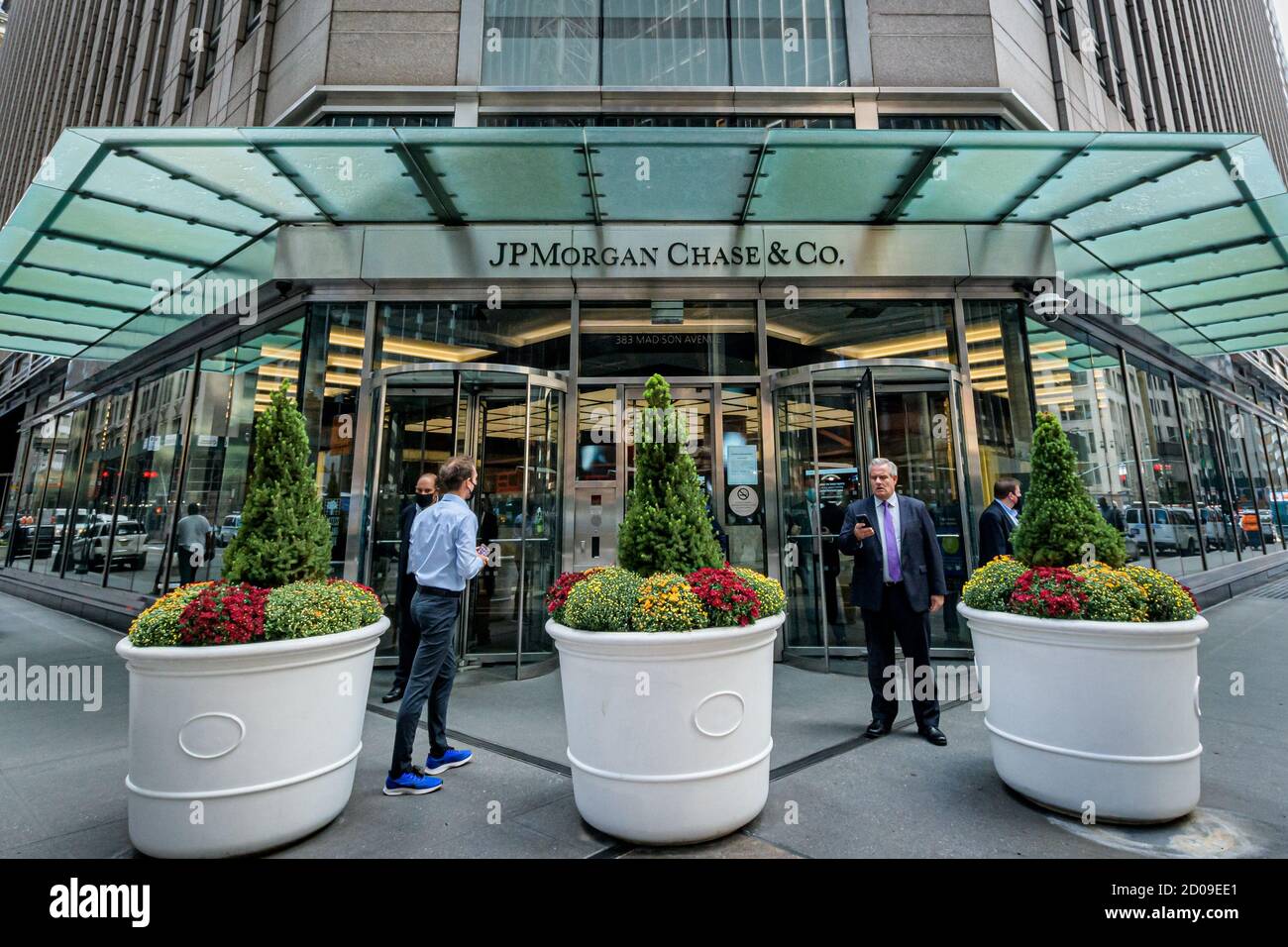 USA. 02nd Oct, 2020. Main entrance at JPMorgan Chase headquarters in ...