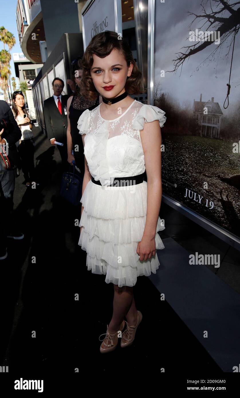 Joey King And Mackenzie Foy The Conjuring