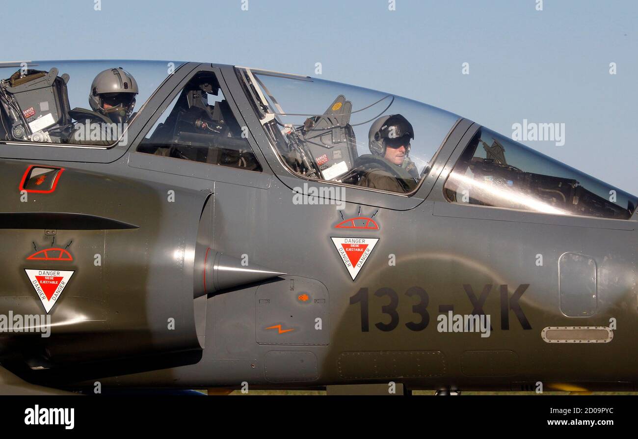 Mirage 2000 cockpit hi-res stock photography and images - Alamy