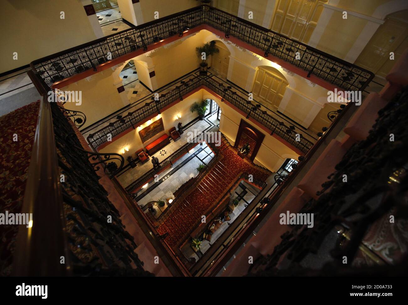 Taj palace hotel in mumbai hi-res stock photography and images - Alamy