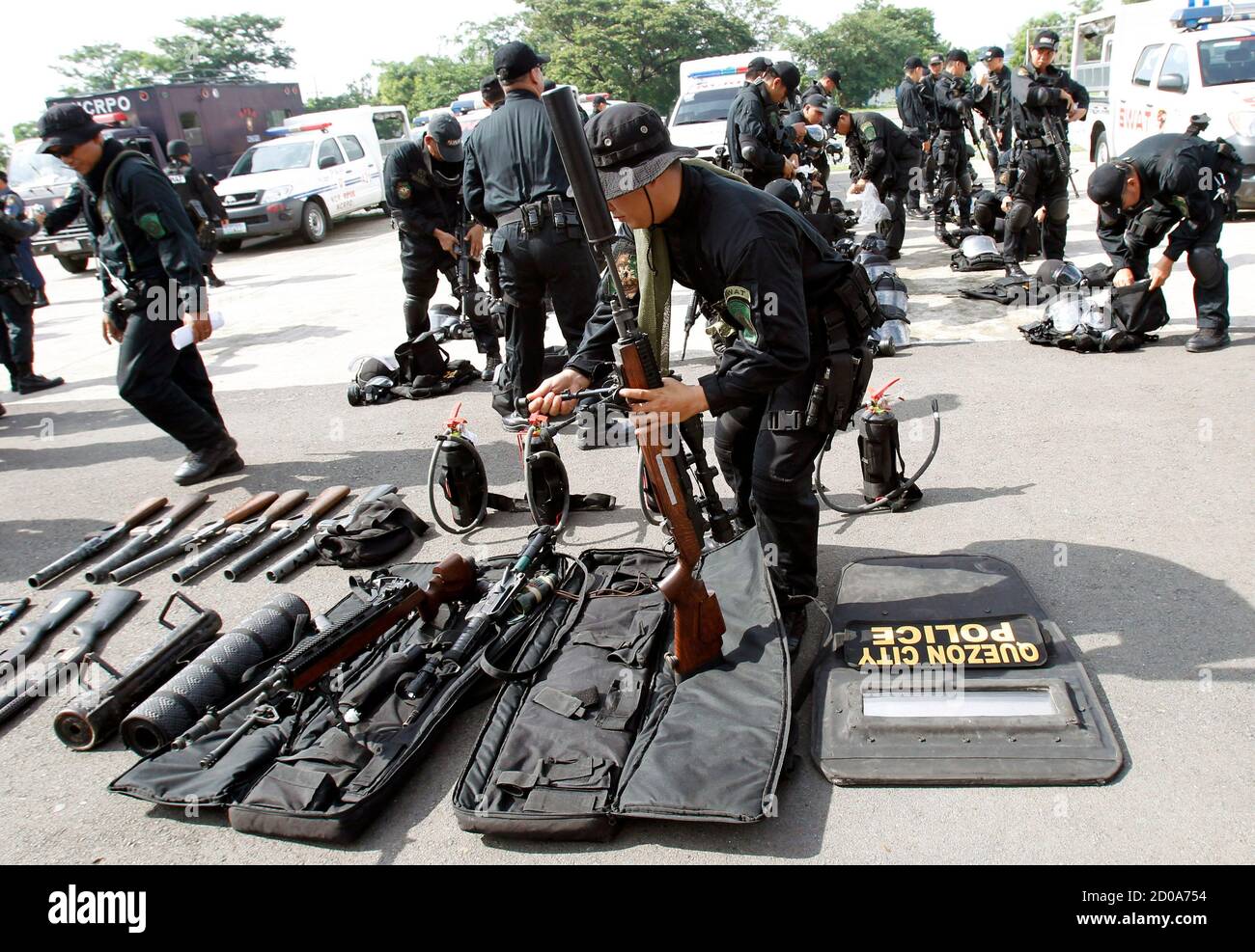 Philippine national police members special hi-res stock photography and ...