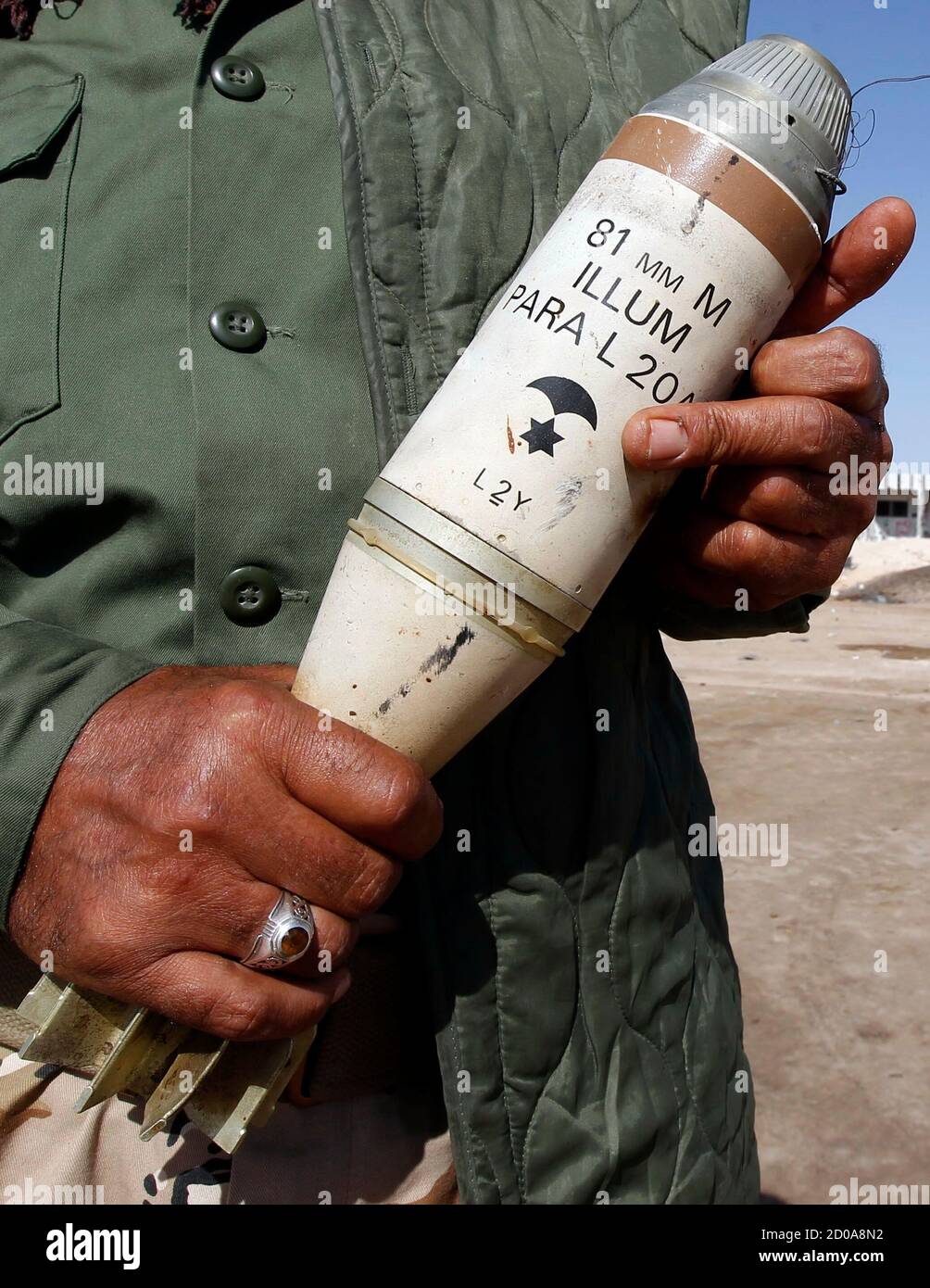 81mm mortar hi-res stock photography and images - Alamy