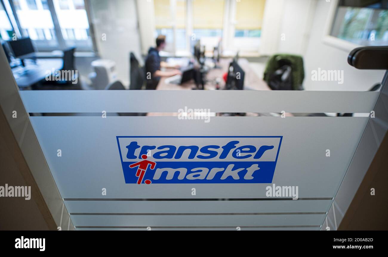 Transfermarkt hi-res stock photography and images - Alamy