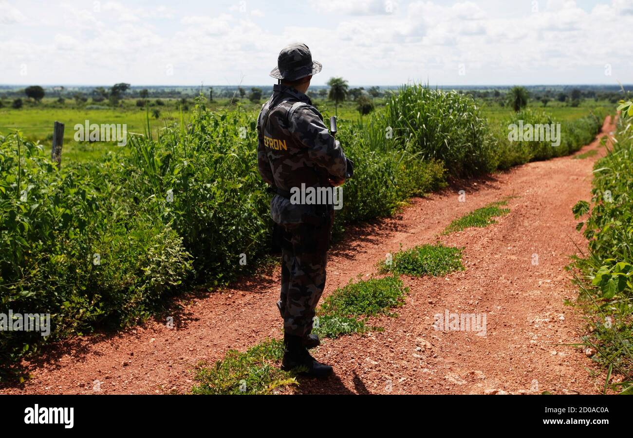 Secure border dramatic hi-res stock photography and images - Alamy
