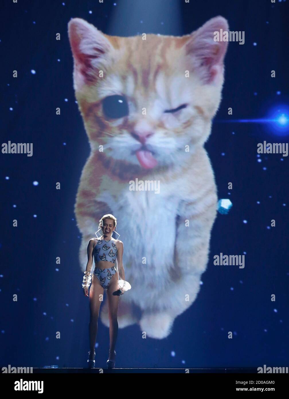 Miley cyrus wrecking ball hi-res stock photography and images - Alamy