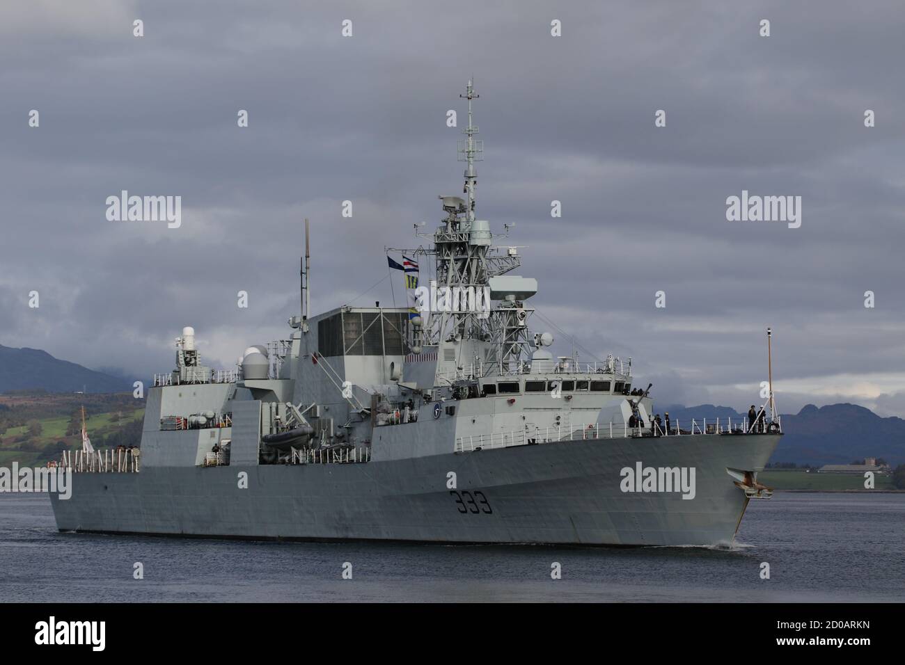 HMCS Toronto (FFH 333), a Halifax-class (or City-class) multi-role ...