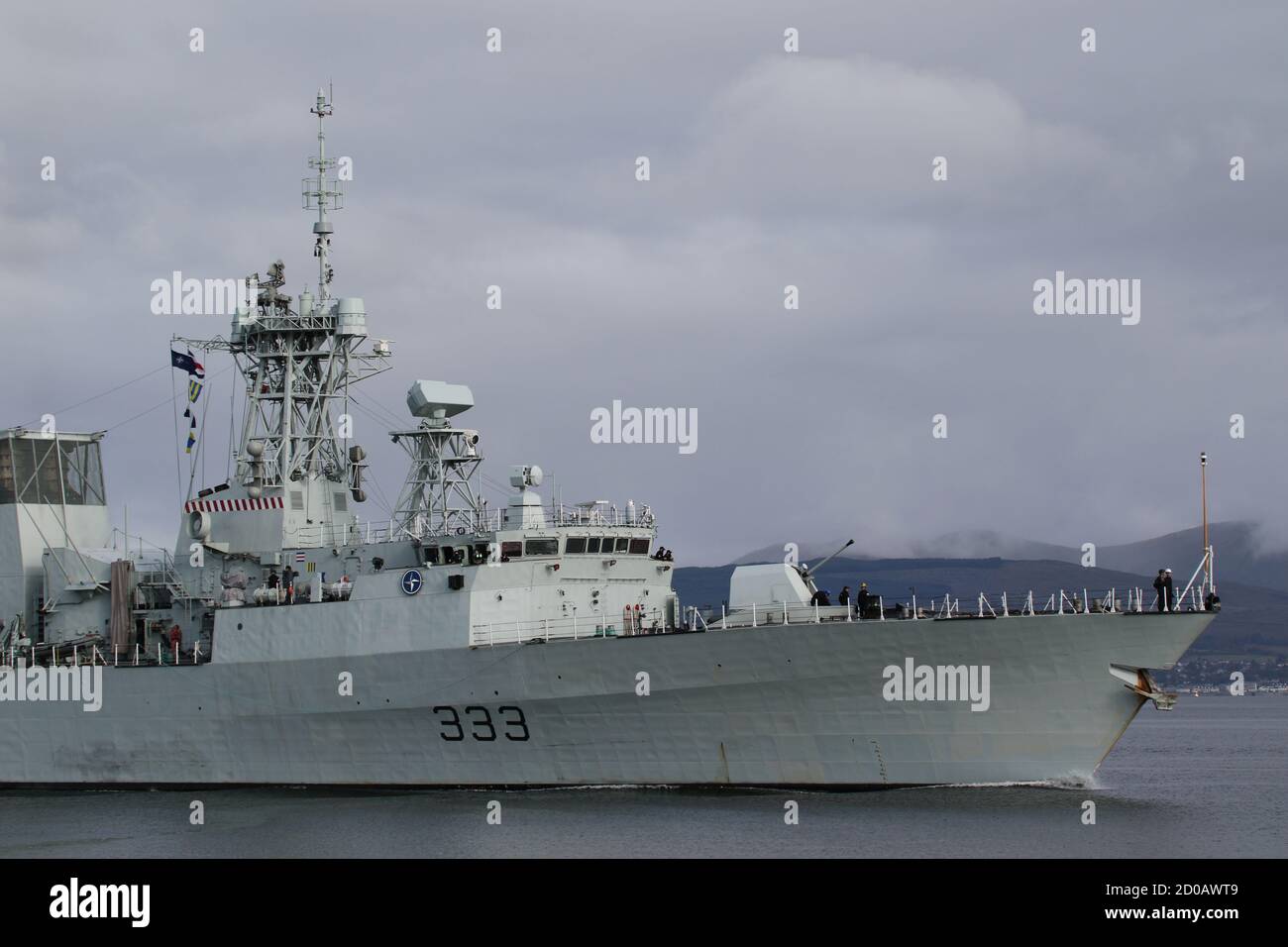 HMCS Toronto (FFH 333), a Halifax-class (or City-class) multi-role ...
