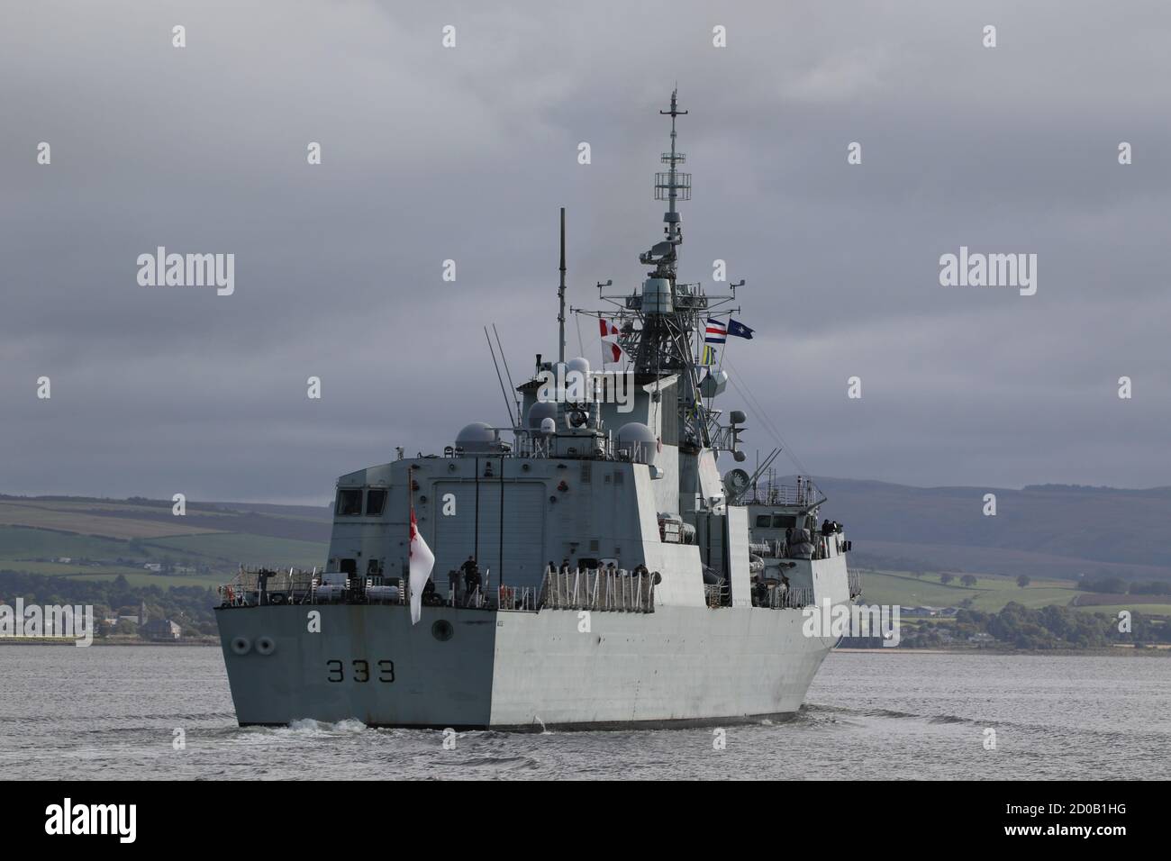 HMCS Toronto (FFH 333), a Halifax-class (or City-class) multi-role ...
