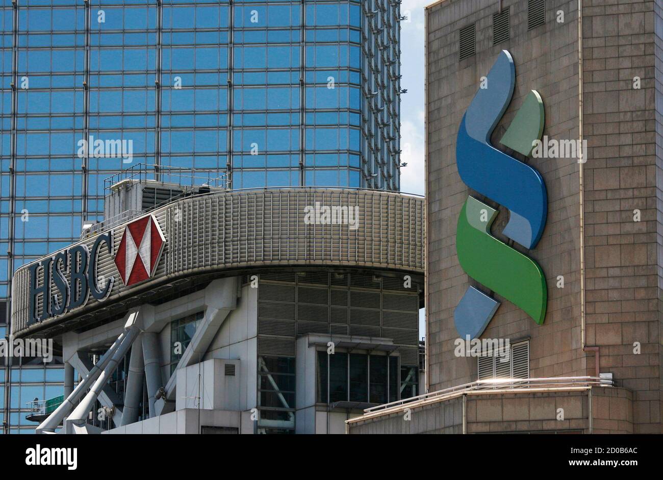 Standard Chartered Logos High Resolution Stock Photography and Images ...
