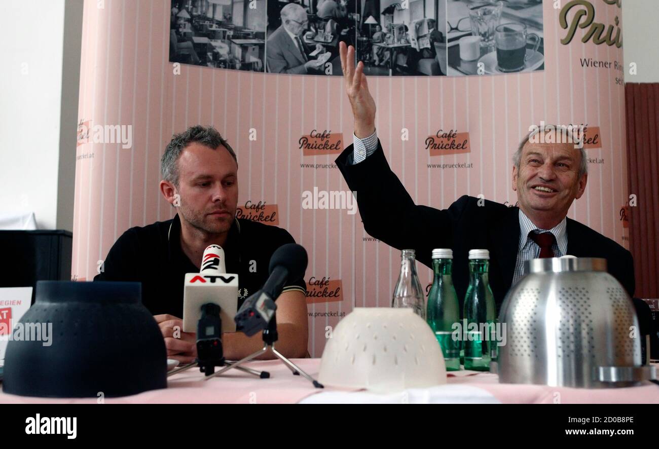 Spaghetti strainers hi-res stock photography and images - Alamy