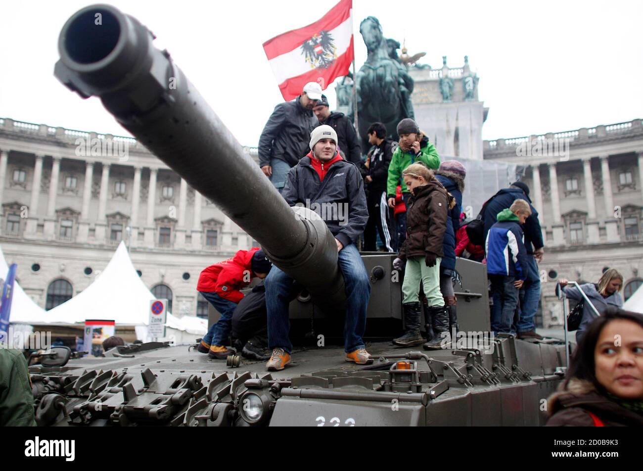 Austrian army tank hi-res stock photography and images - Alamy
