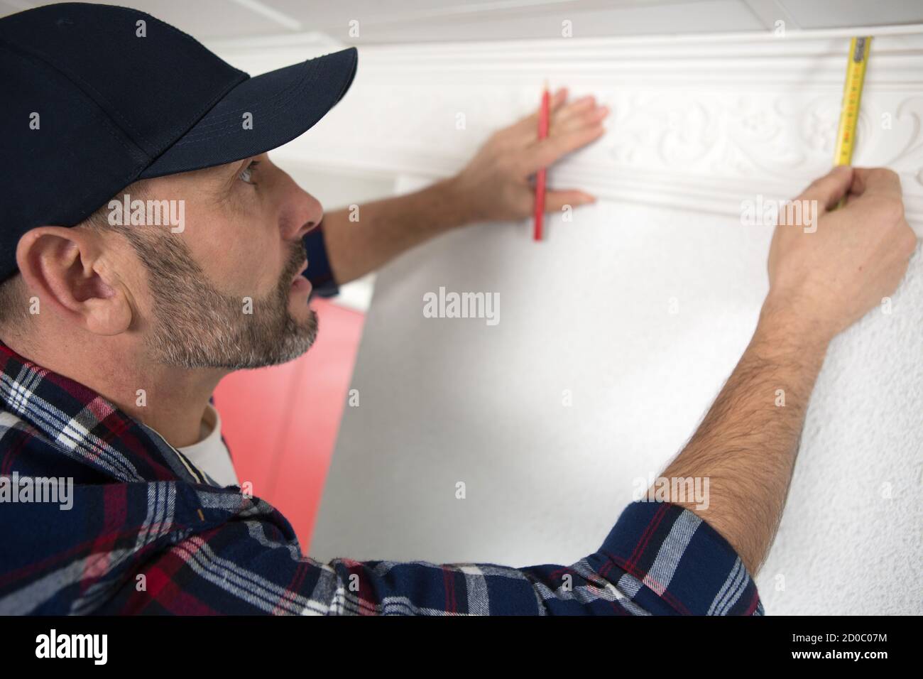 construction worker plastering a wall Stock Photo - Alamy