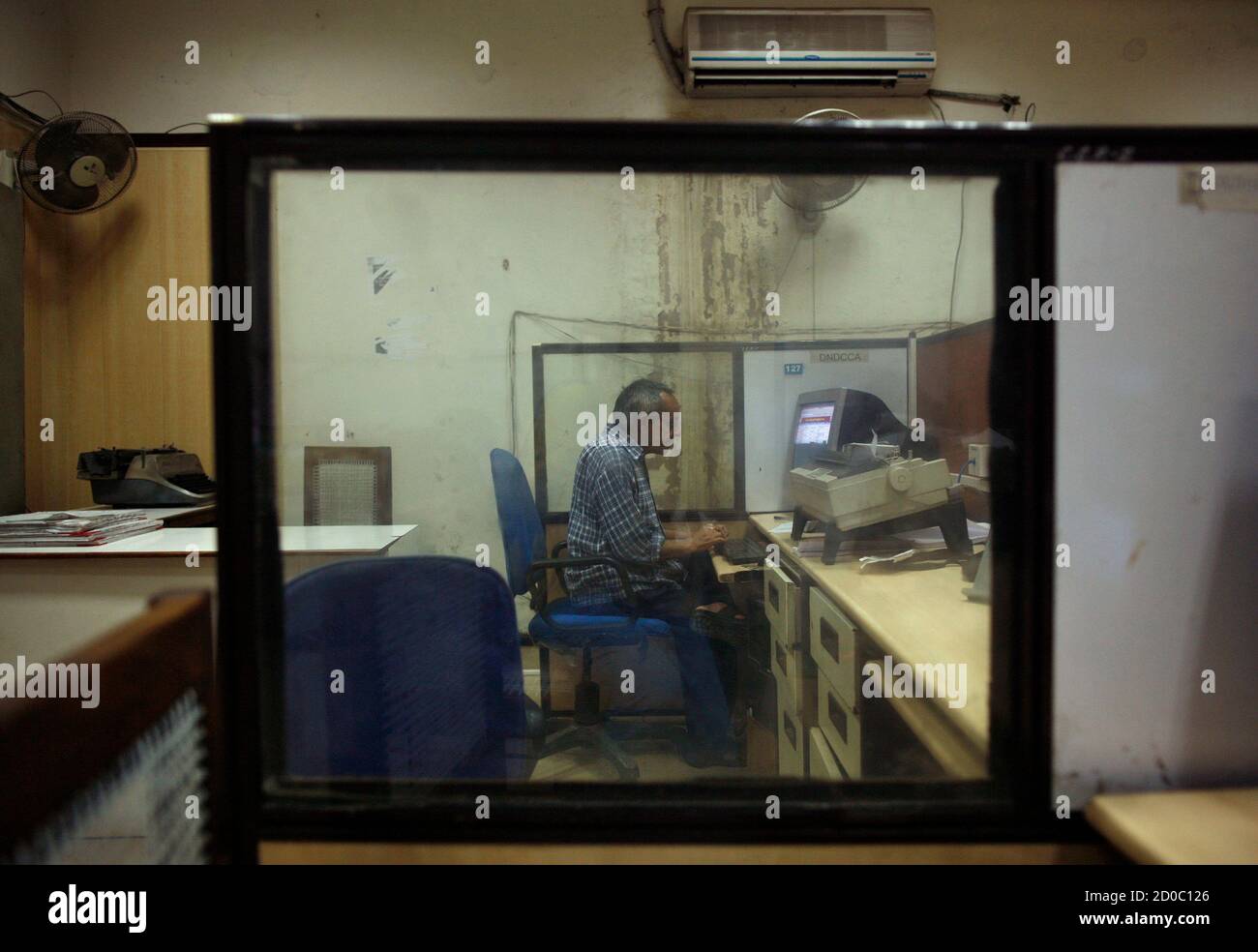 Telegram operator hi-res stock photography and images - Alamy