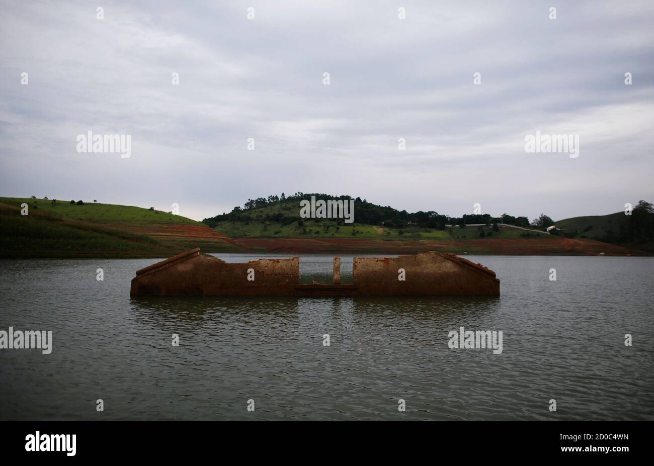 Submerged structures hi-res stock photography and images - Alamy