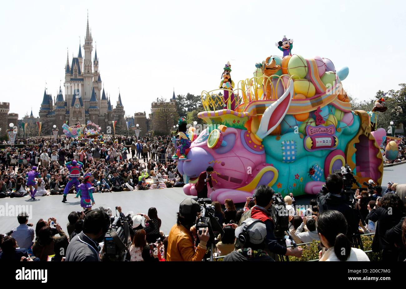 Tokyo Disneyland Parade High Resolution Stock Photography and Images ...