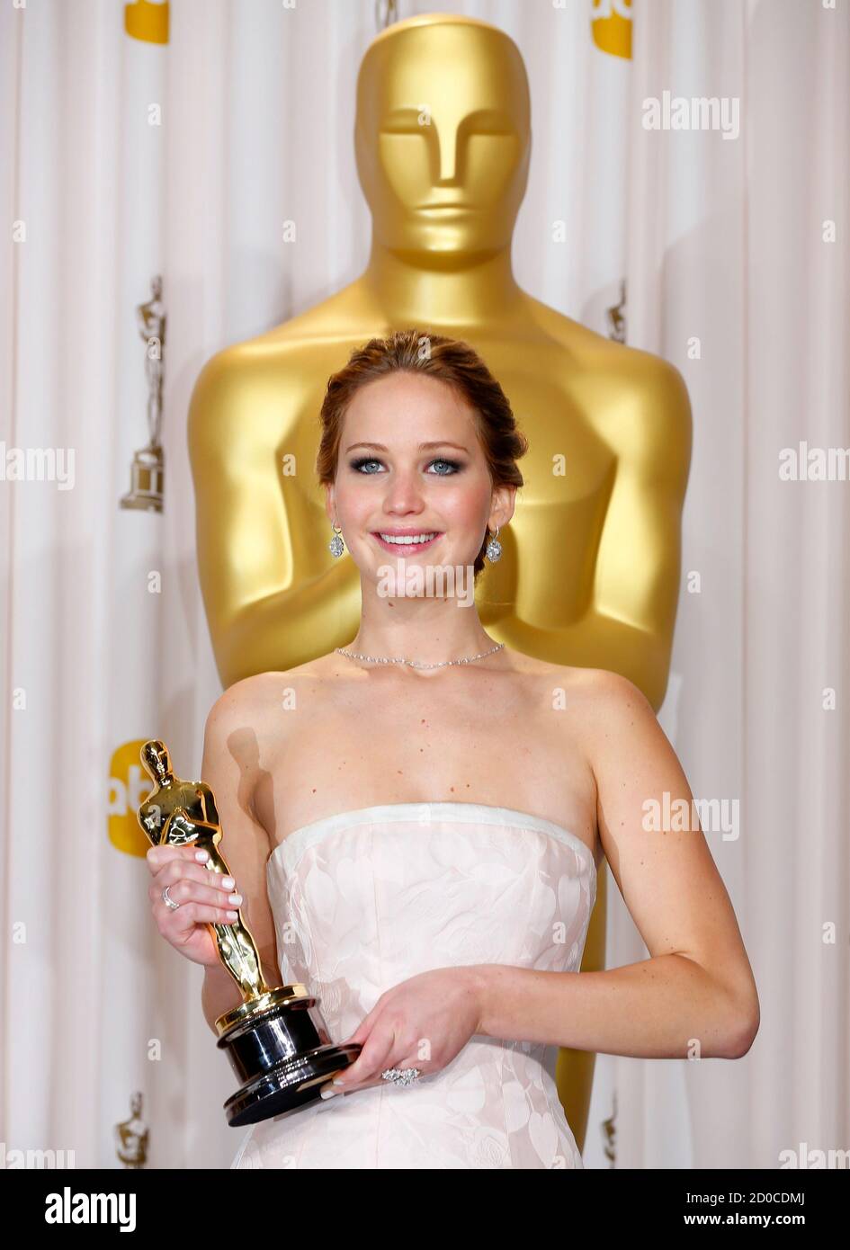Jennifer lawrence oscar 2013 hi-res stock photography and images - Alamy