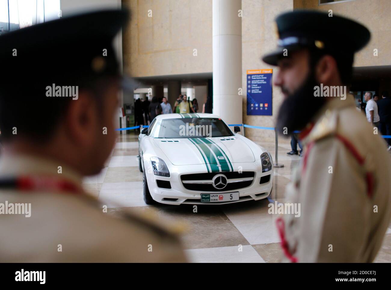 Dubai police officers hi-res stock photography and images - Alamy