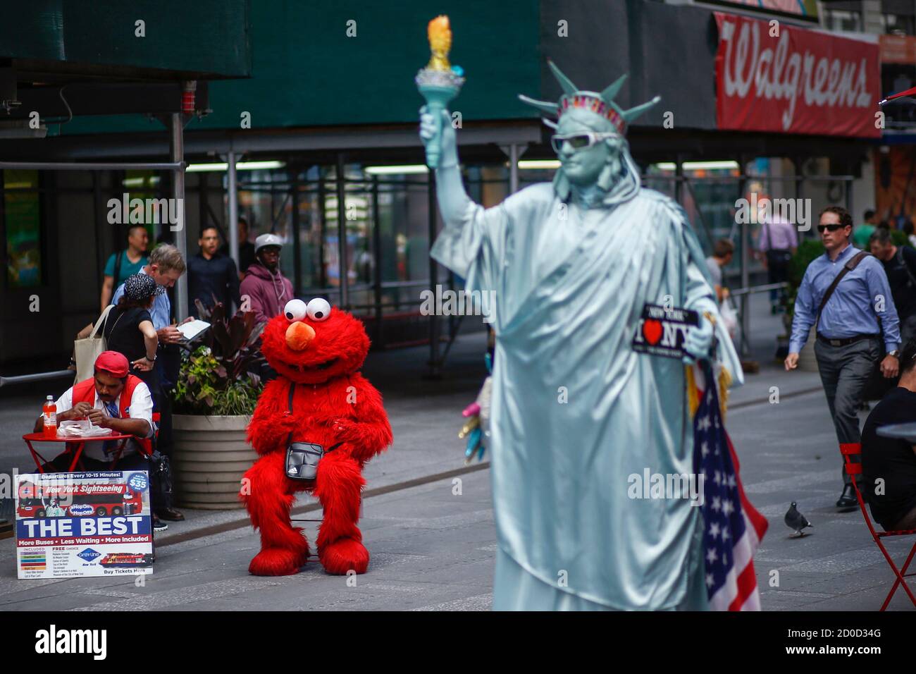 Cookie monster from sesame street hi-res stock photography and images ...