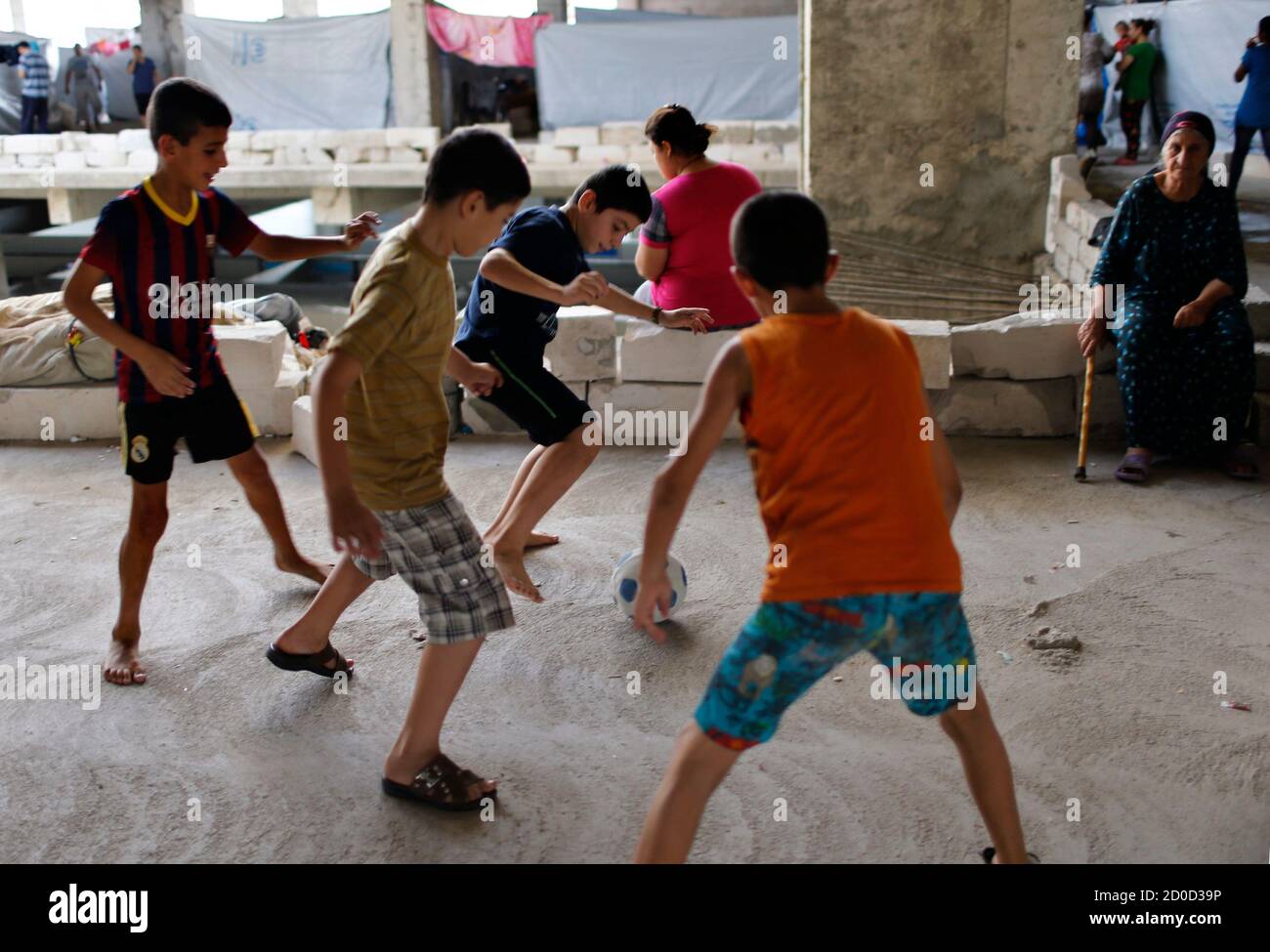 Iraq boys football hi-res stock photography and images - Alamy