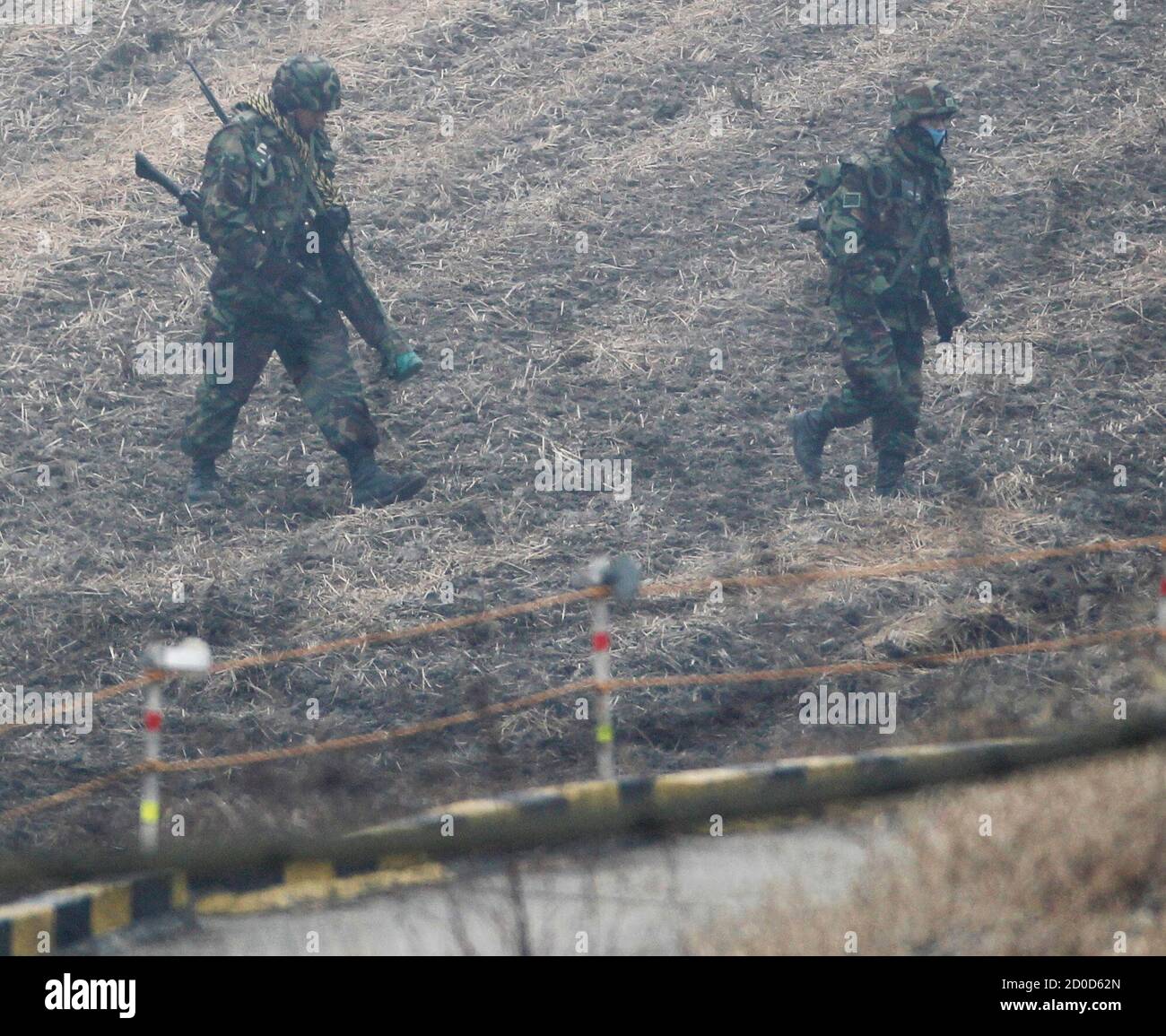 South korea dmz soldiers patrol hi-res stock photography and images - Alamy