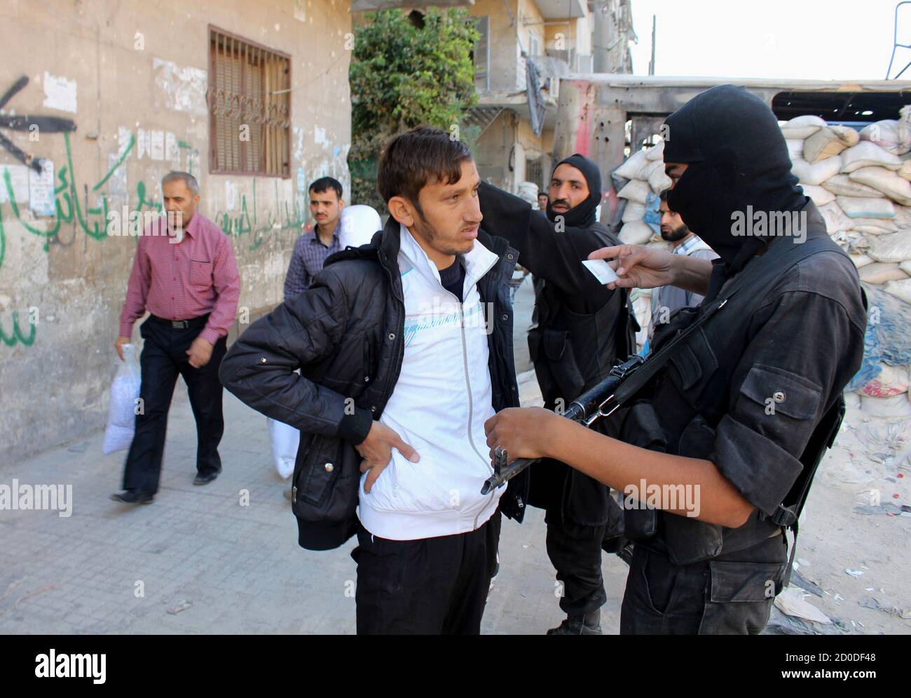 Jabhat al nusra fighter hi-res stock photography and images - Alamy
