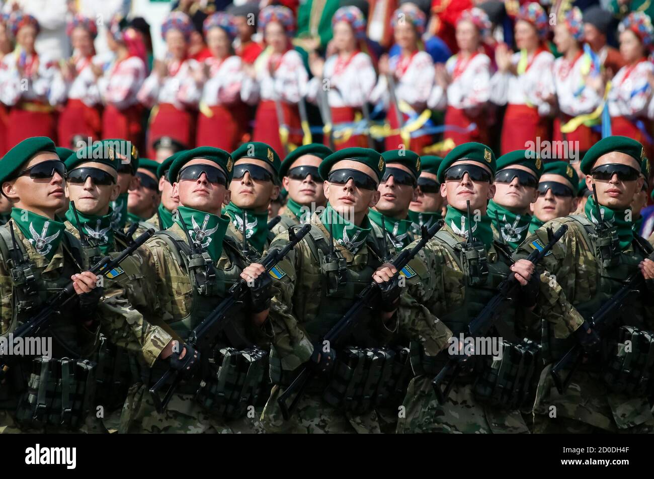 Ukrainian border guards patrol hi-res stock photography and images - Alamy