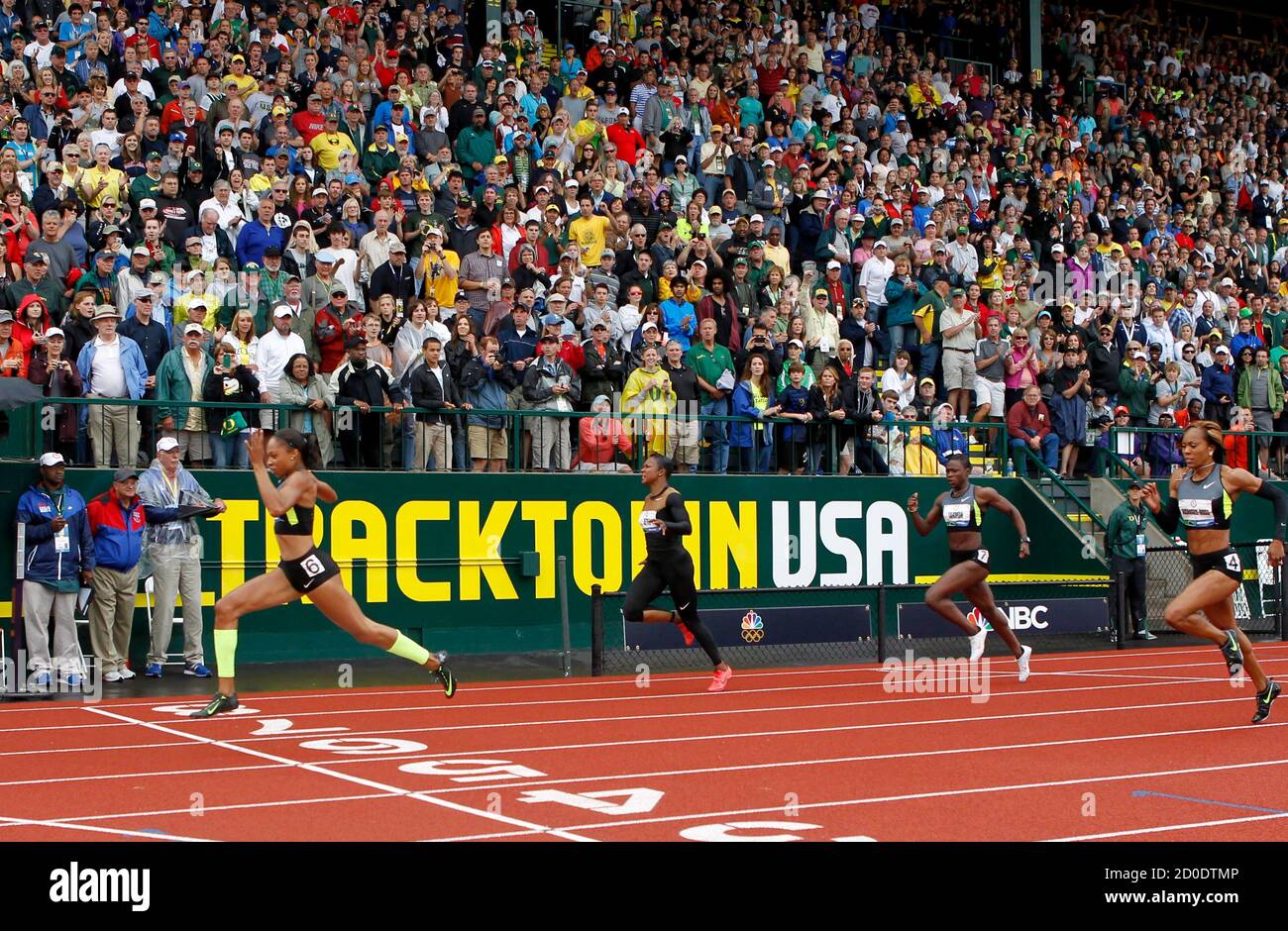 200 meter run hi-res stock photography and images - Alamy