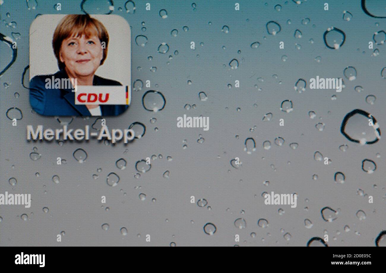 Angela merkel smiling hi-res stock photography and images - Alamy