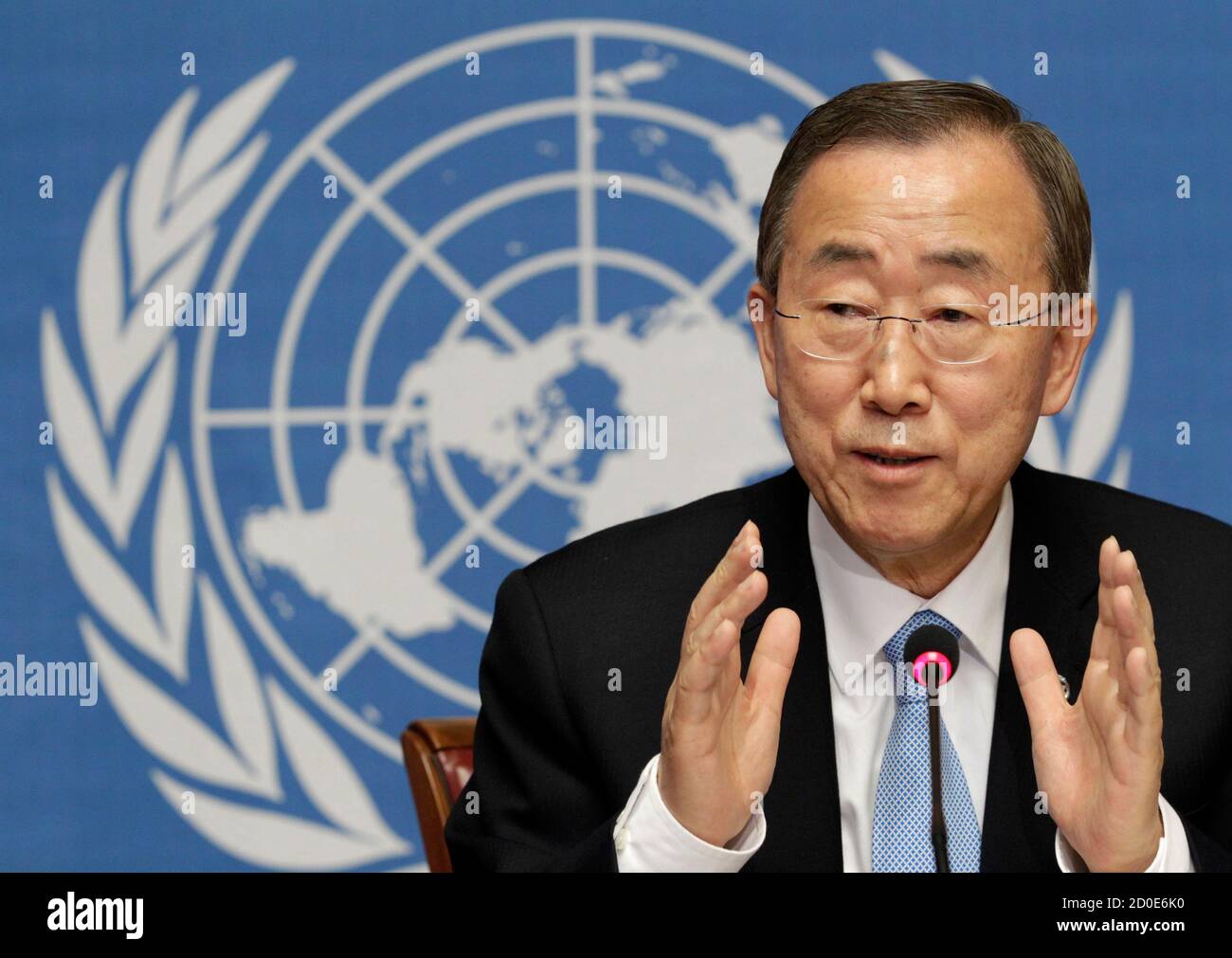 Heed hi-res stock photography and images - Alamy