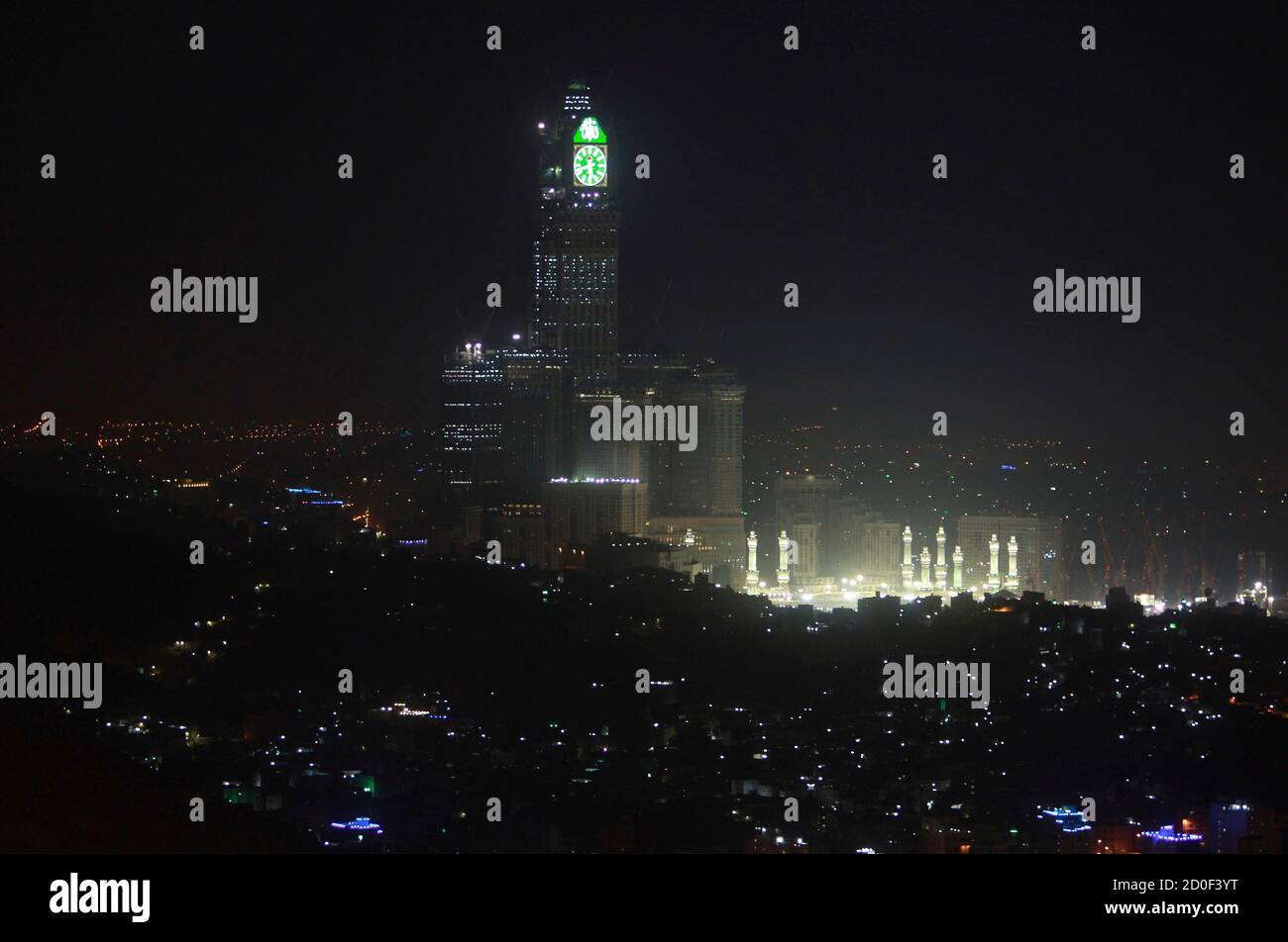 Worlds biggest clock hi-res stock photography and images - Alamy