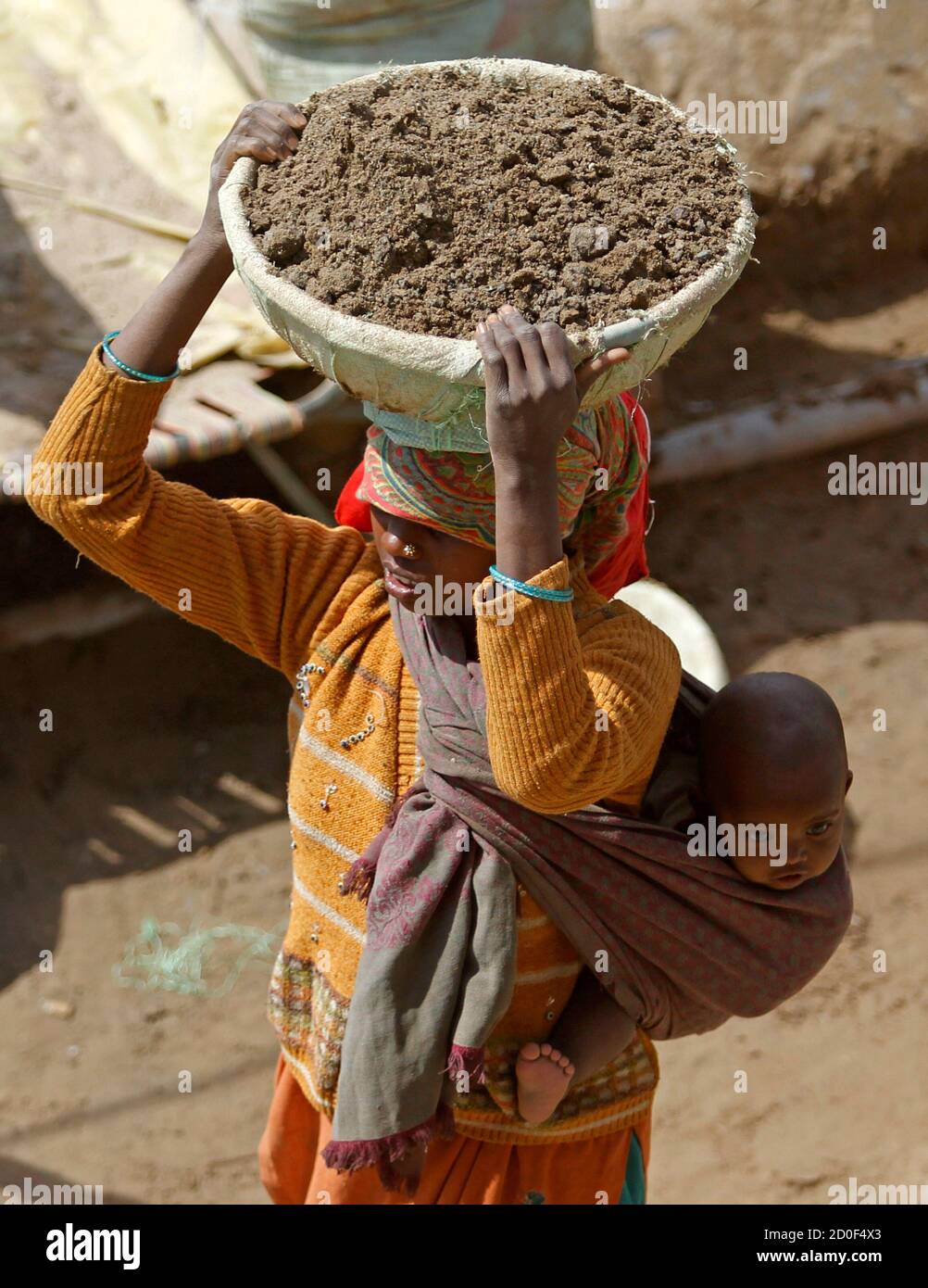Child labour construction site hi-res stock photography and images - Alamy