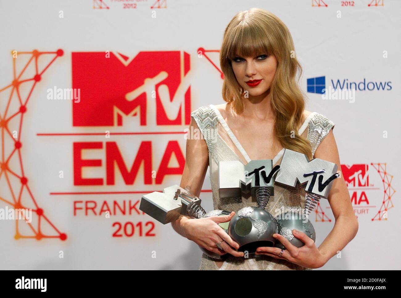 Taylor swift backstage in hi-res stock photography and images - Alamy
