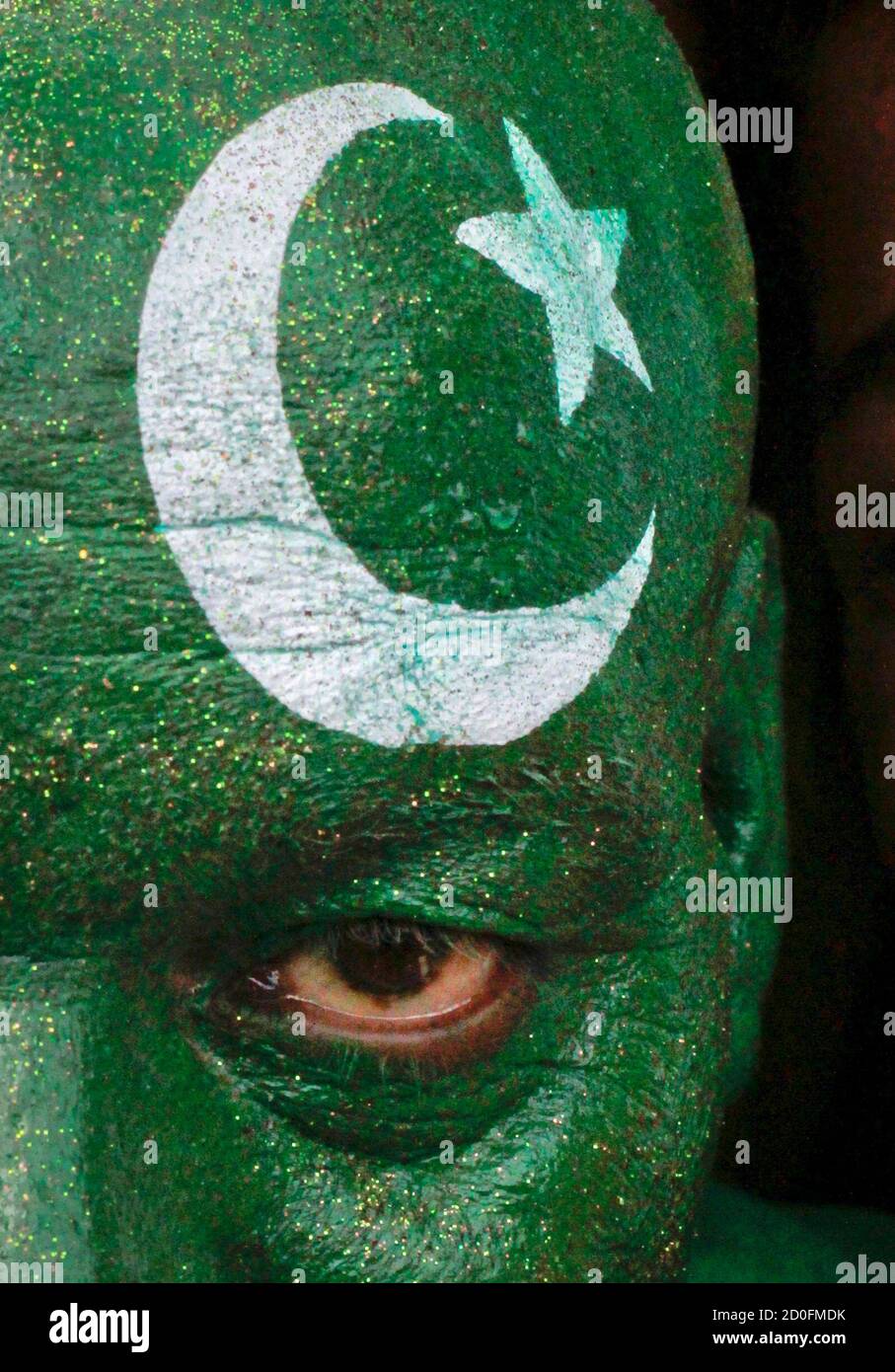 Pakistan face paint hi-res stock photography and images - Alamy