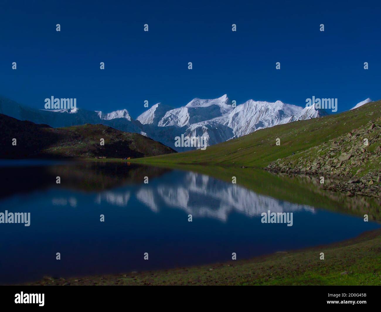 Pari peak hi-res stock photography and images - Alamy