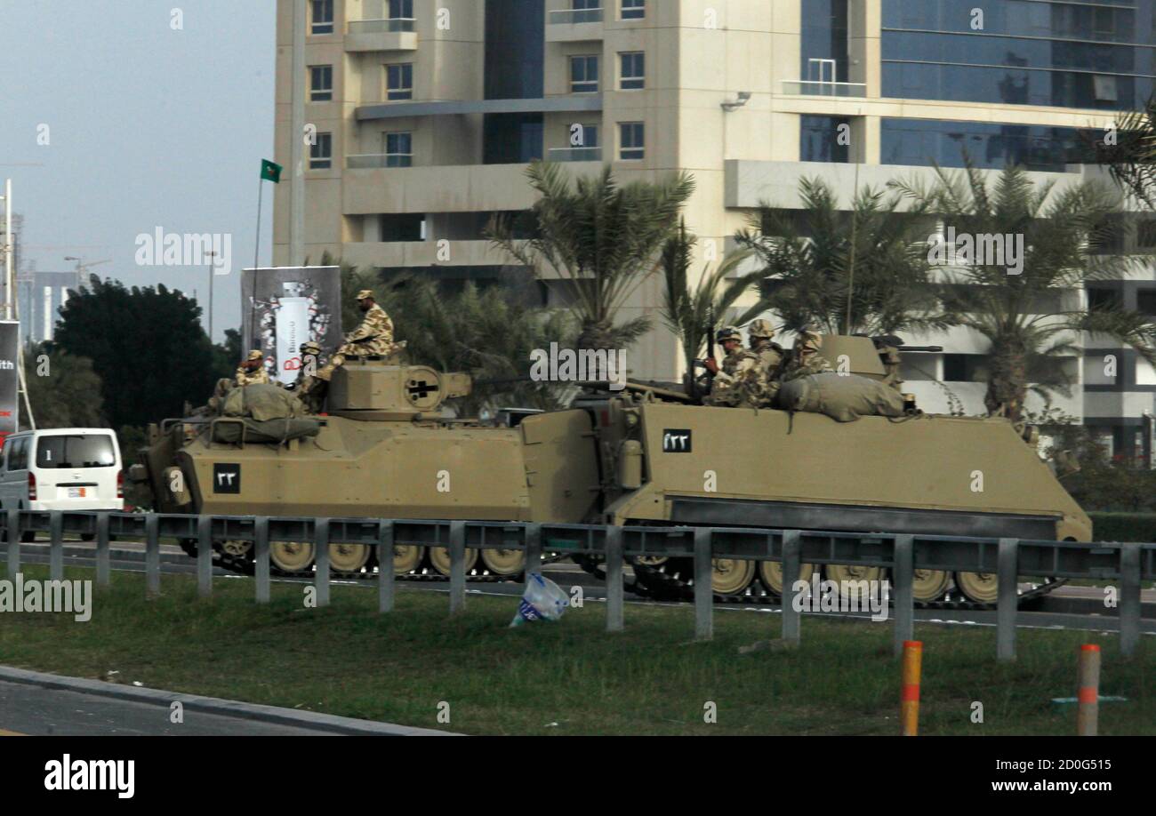 Bahrain roundabout hi-res stock photography and images - Alamy