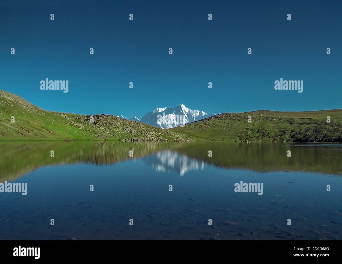 Pari peak hi-res stock photography and images - Alamy