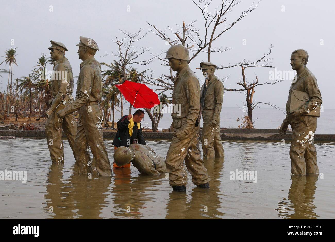 A general douglas macarthur hi-res stock photography and images - Alamy