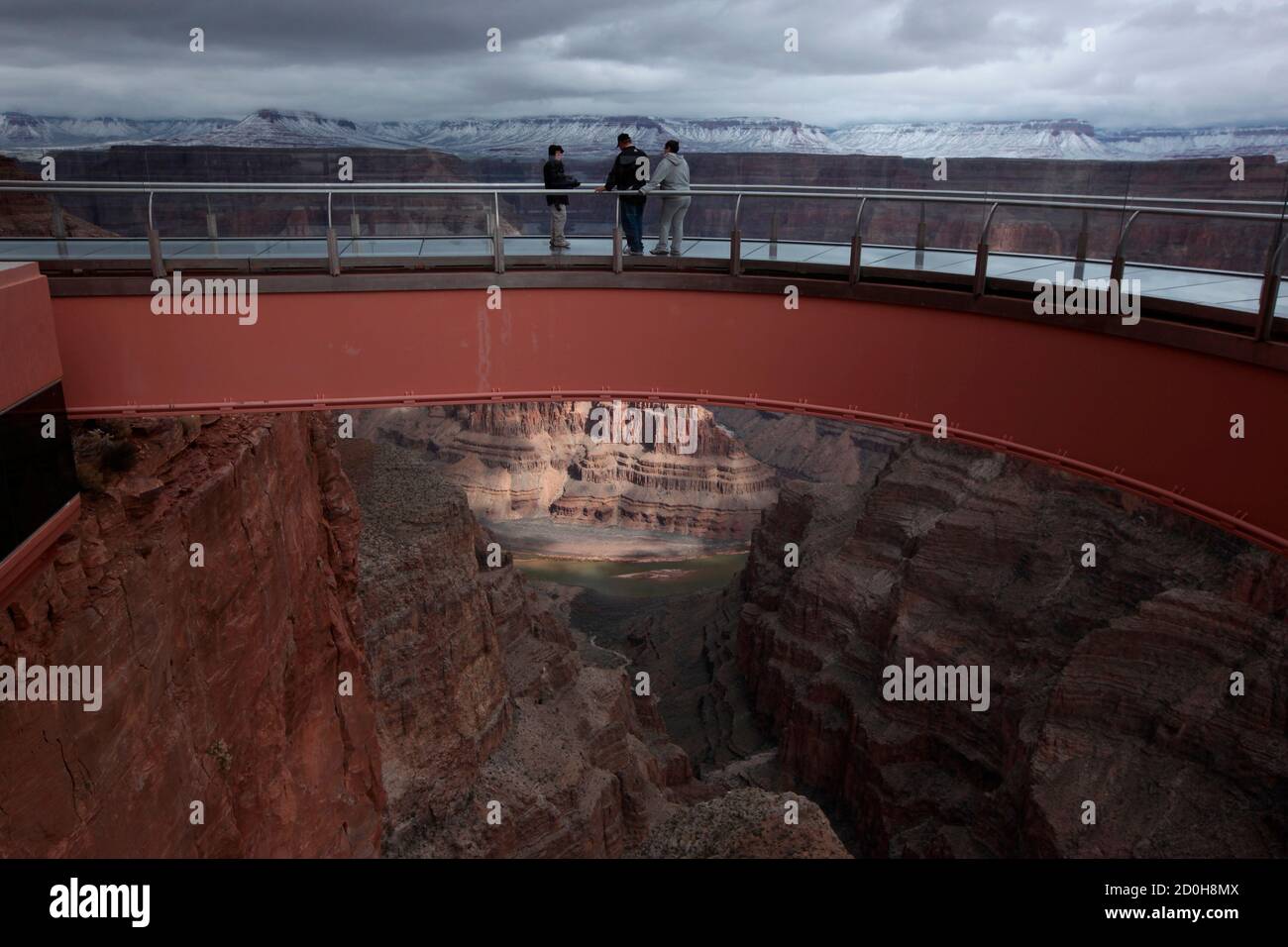 Skywalk bridge grand canyon hi-res stock photography and images - Alamy