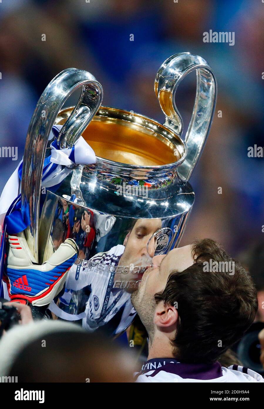 Petr cech champions league trophy hi-res stock photography and images ...